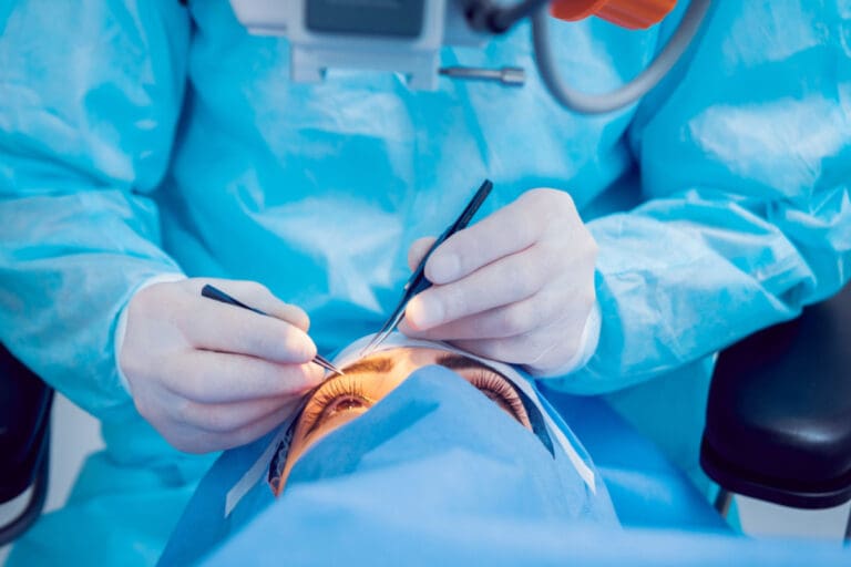 Astigmatic Keratotomy: Eye Surgery for Astigmatism Correction ...